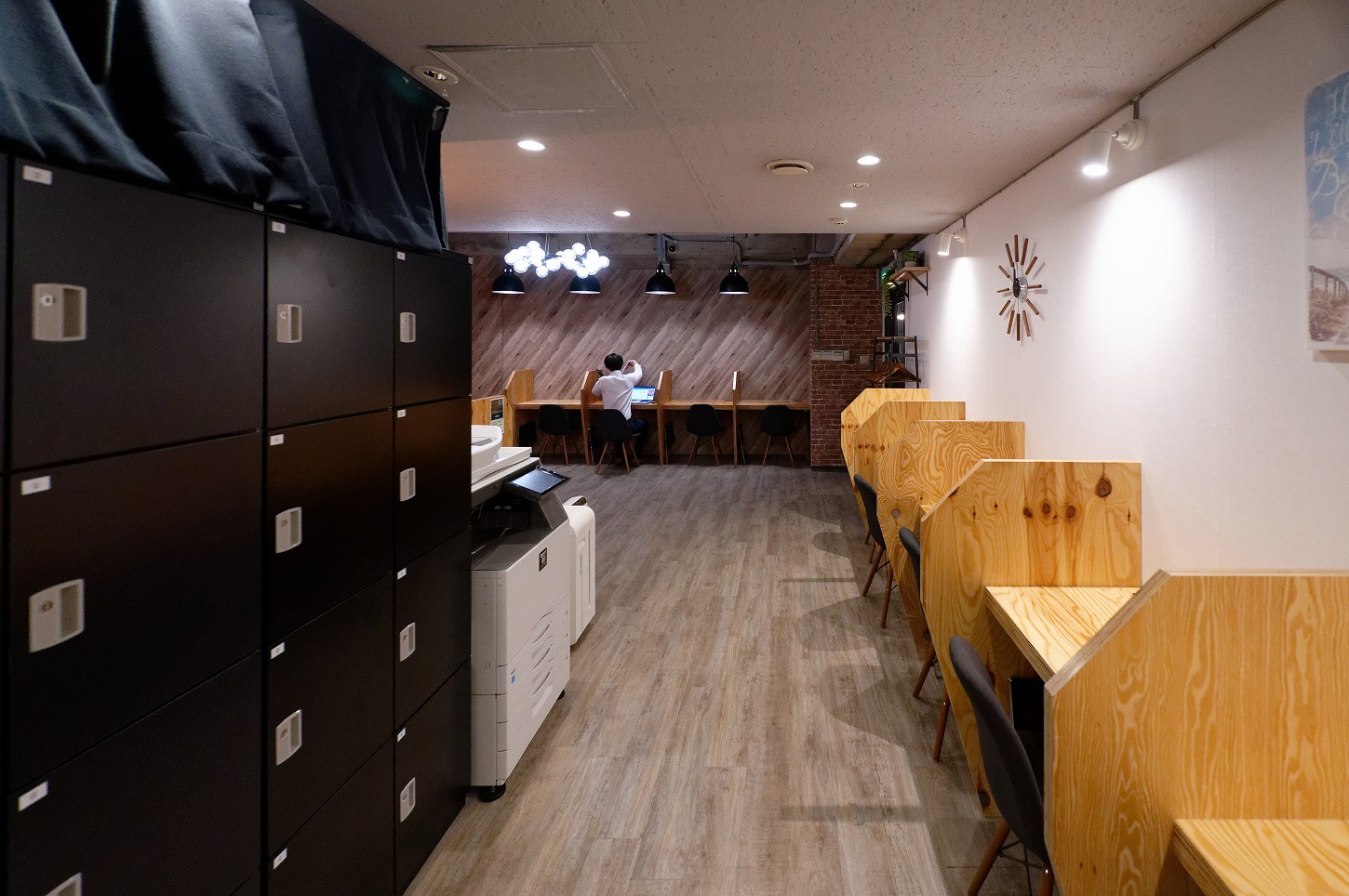 おしゃれなデザイナーズ・シェアオフィス｜レンタルオフィスとコワーキングスペース｜プレミアムオフィス神田｜特設ギャラリー